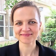 Emmanuelle Walkowiak | About | RMIT University